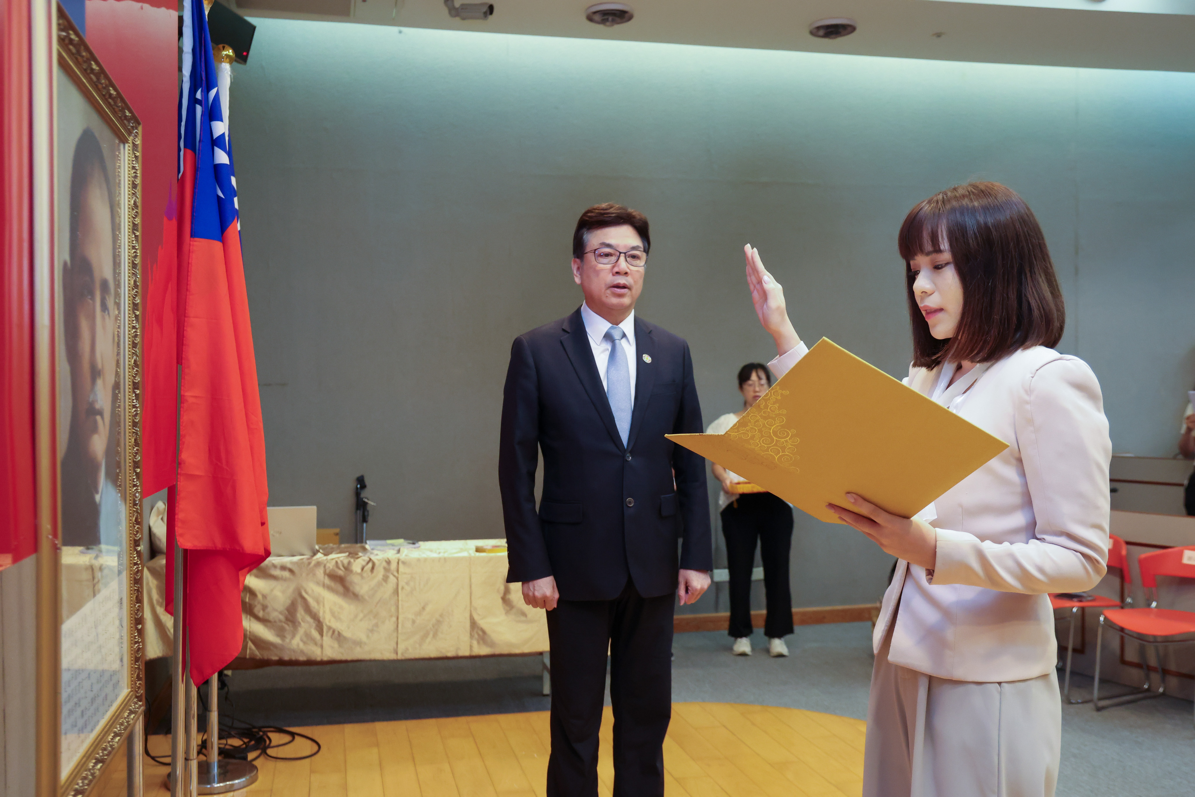 [新聞] 侯小內閣最年輕! 29歲李利貞上任新聞局長 - 看板HatePolitics - PTT網頁版